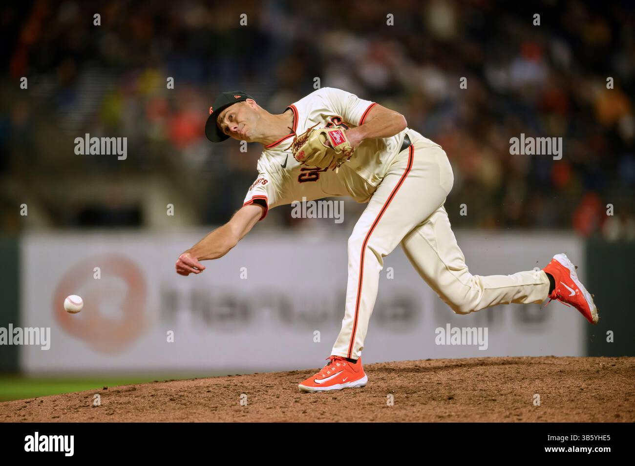 SAN FRANCISCO, CA - MAY 01: San Francisco Giants pitcher Tyler Rogers (71) throws a pitch during ...
