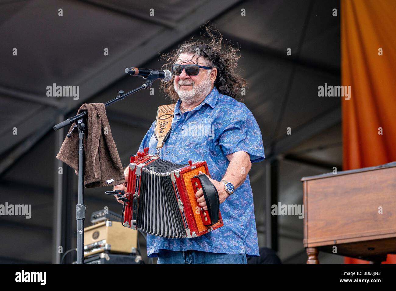 Wayne Toups performs during the second weekend of the New Orleans Jazz ...