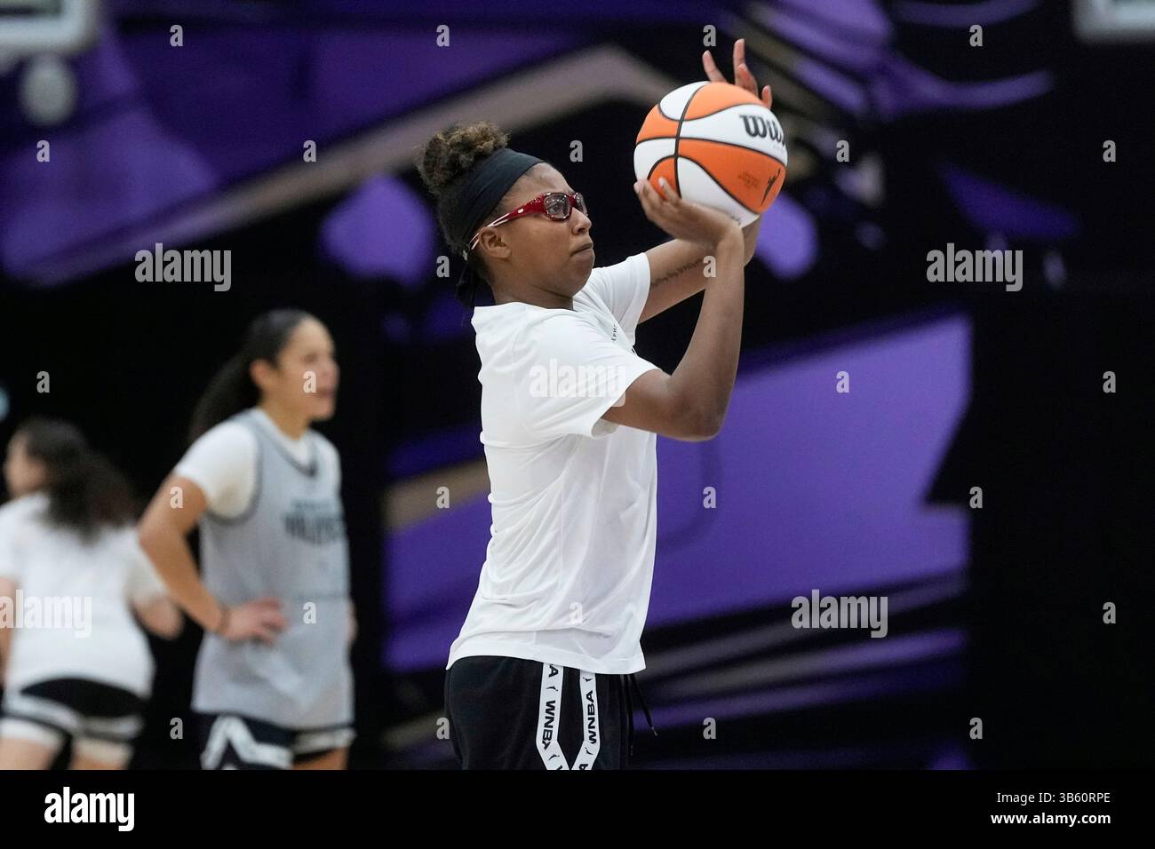 Golden State Valkyries' Shyanne Sellers practices during training camp ...