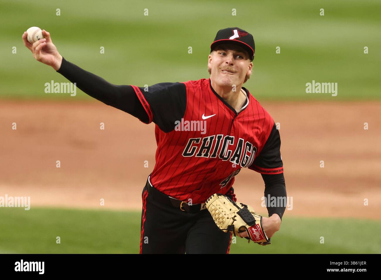 CHICAGO, IL - MAY 02: Jonathan Cannon #48 of the Chicago White Sox ...
