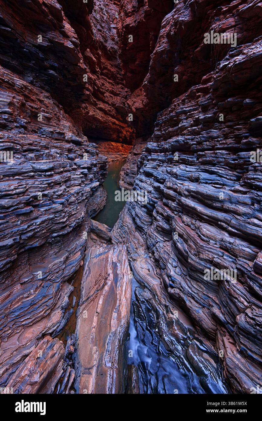 Weano Gorge below Handrail Pool. This area of the Karijini Gorges is ...