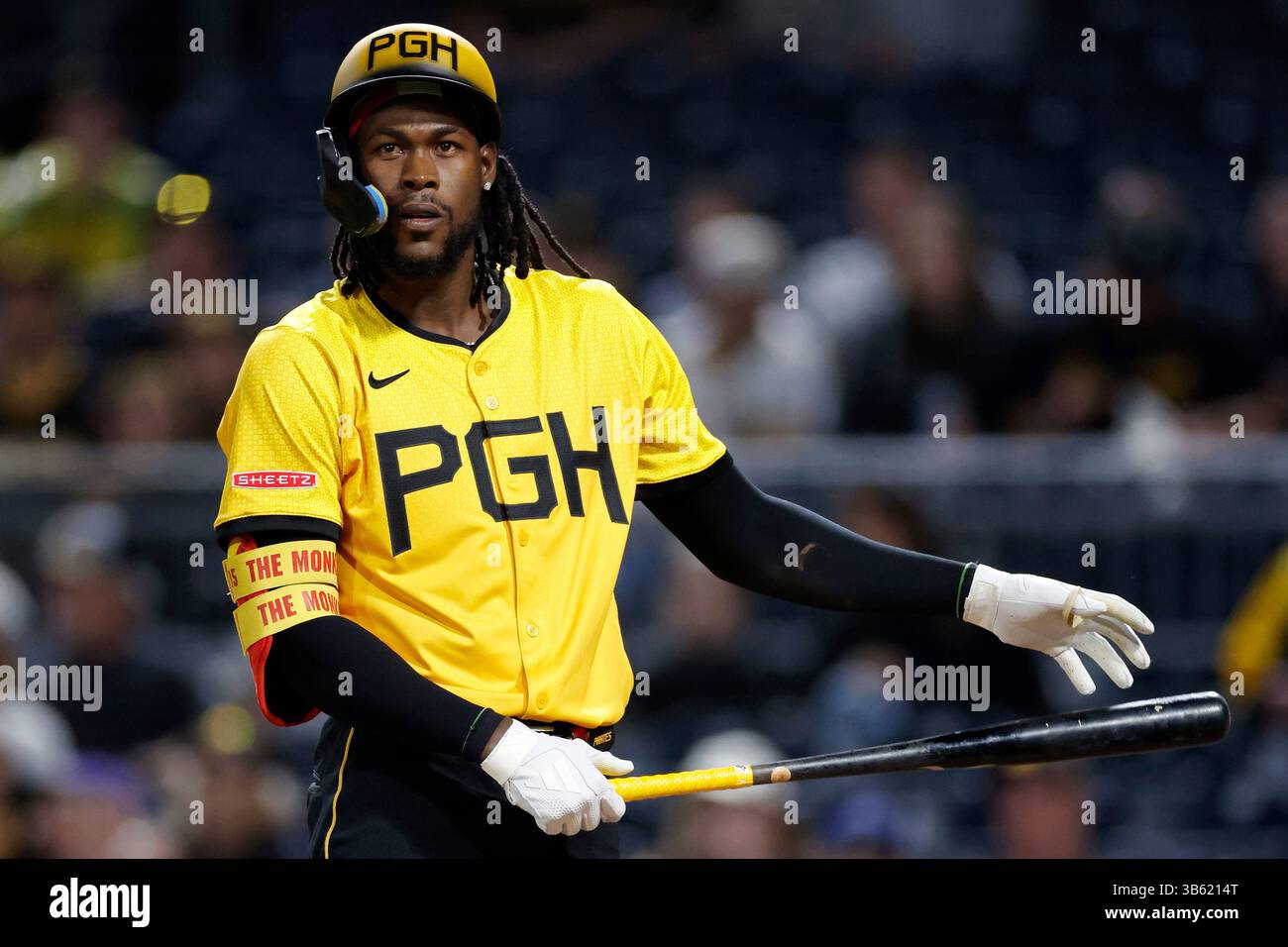 PITTSBURGH, PA - MAY 02: Pittsburgh Pirates outfielder Oneil Cruz (15 ...