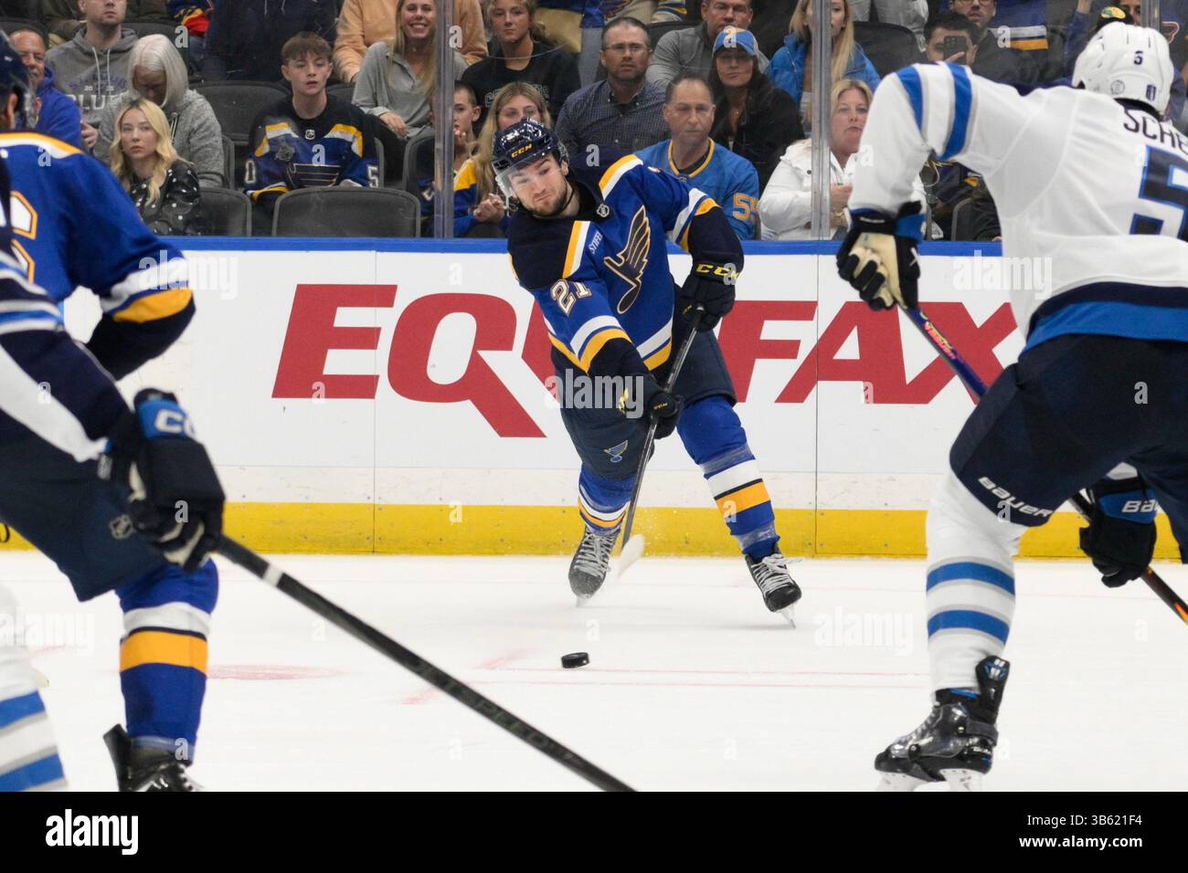 St. Louis Blues right wing Jimmy Snuggerud (21) shoots against the ...