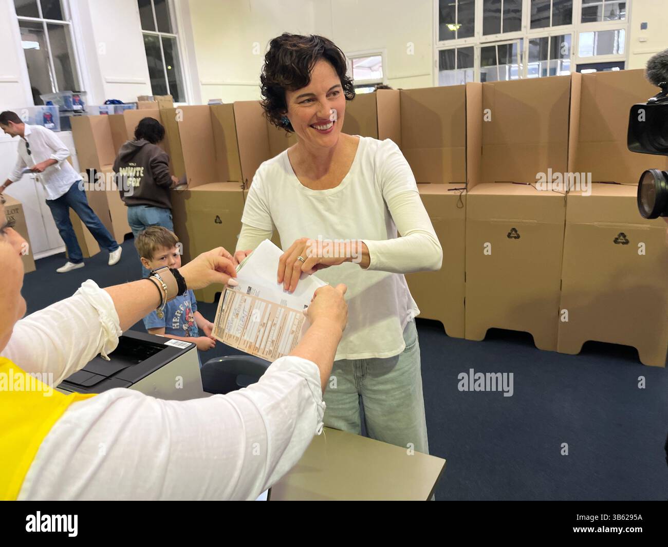 Independent Kate Chaney casts her vote in the Electorate of Curtin on ...