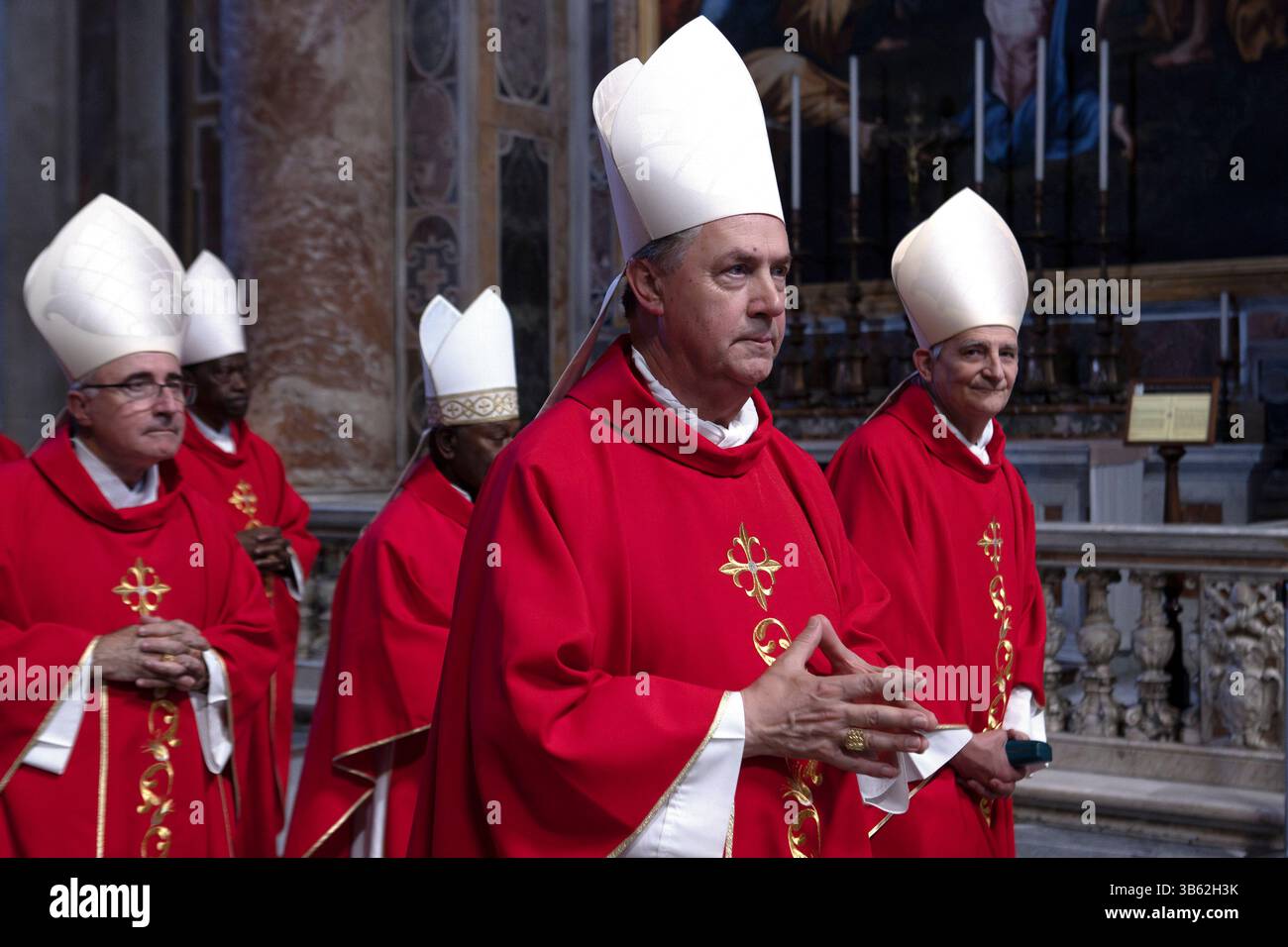 Cardinals Ángel Fernández Artime and Matteo Zuppi arrive for a mass on ...