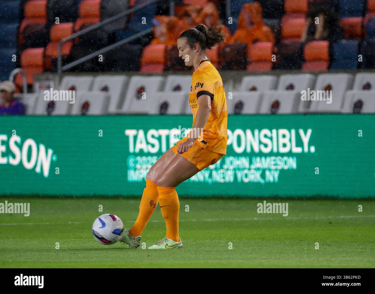 HOUSTON, TX - MAY 02: Houston Dash defender Katie Lind (25) dribbles ...