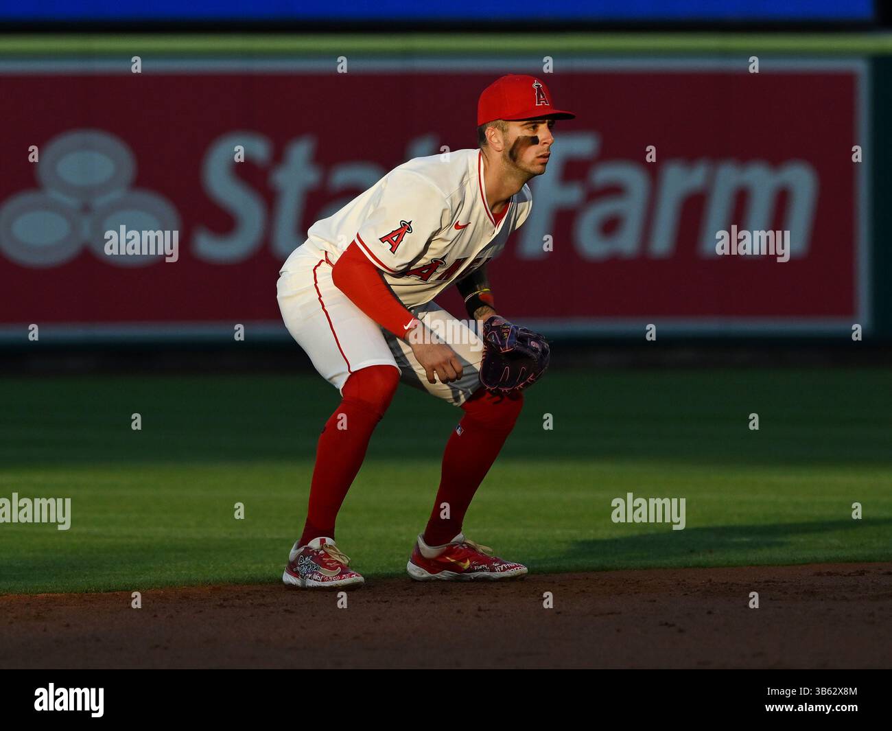 ANAHEIM, CA - MAY 02: Los Angeles Angels shortstop Zach Neto (9) in ...