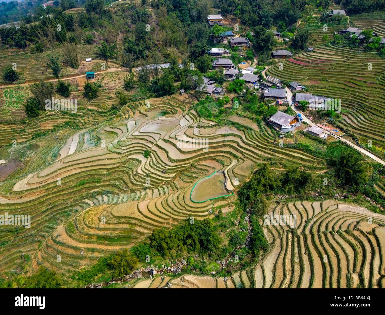 Indigenous green mountain village hi-res stock photography and images ...