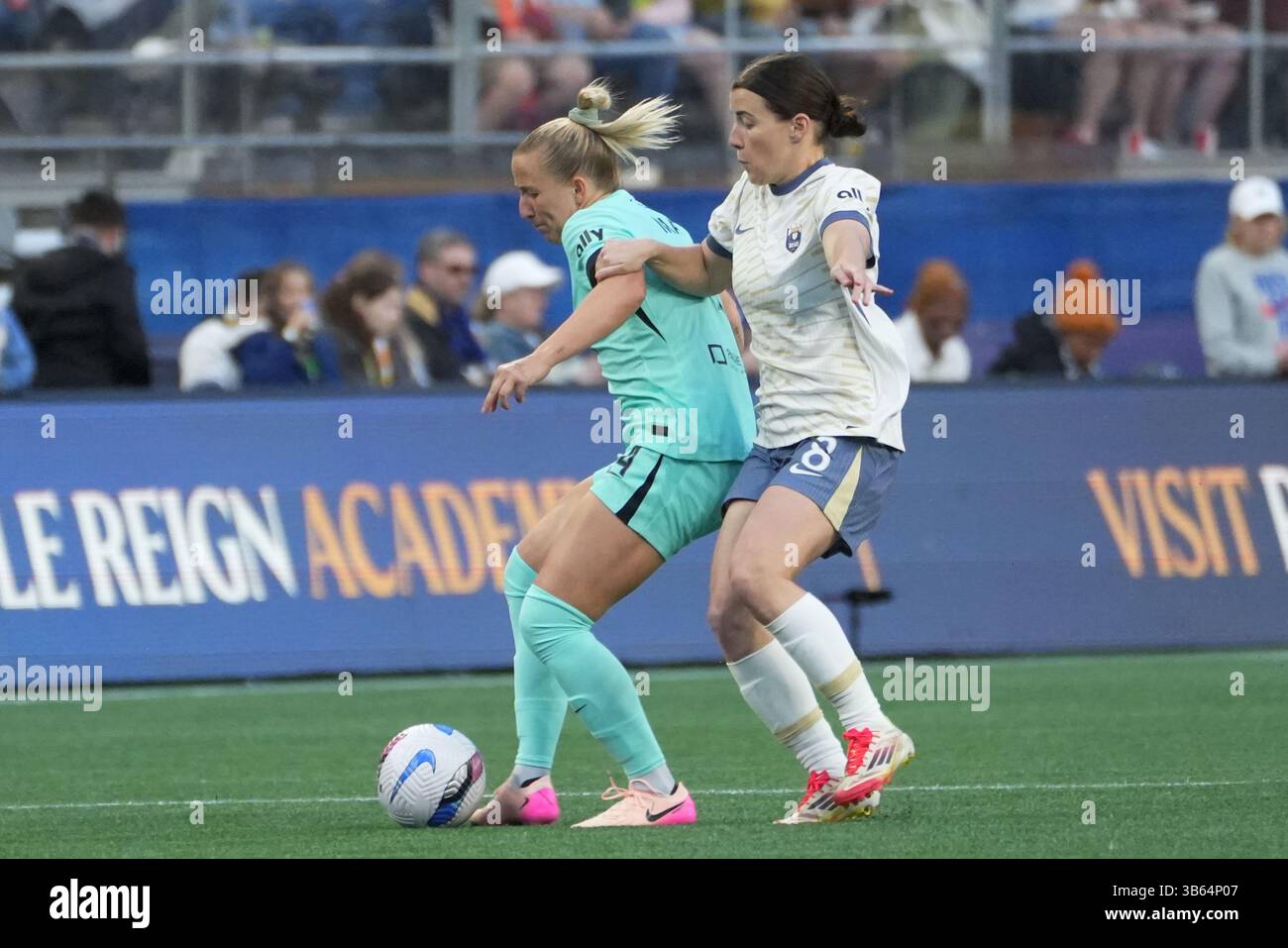 Seattle, United States. 02nd May, 2025. Kansas City Current midfielder ...
