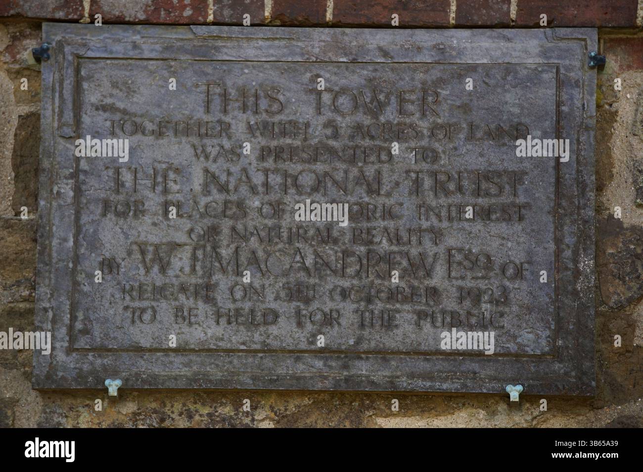 Stone monument signs hi-res stock photography and images - Alamy