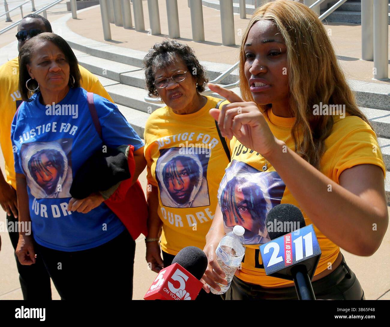 Thomas f eagleton federal courthouse hi-res stock photography and ...