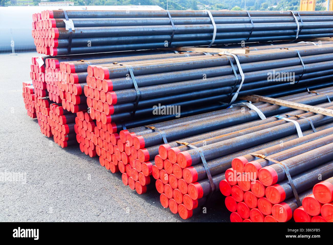 Bundles of pipes hi-res stock photography and images - Alamy