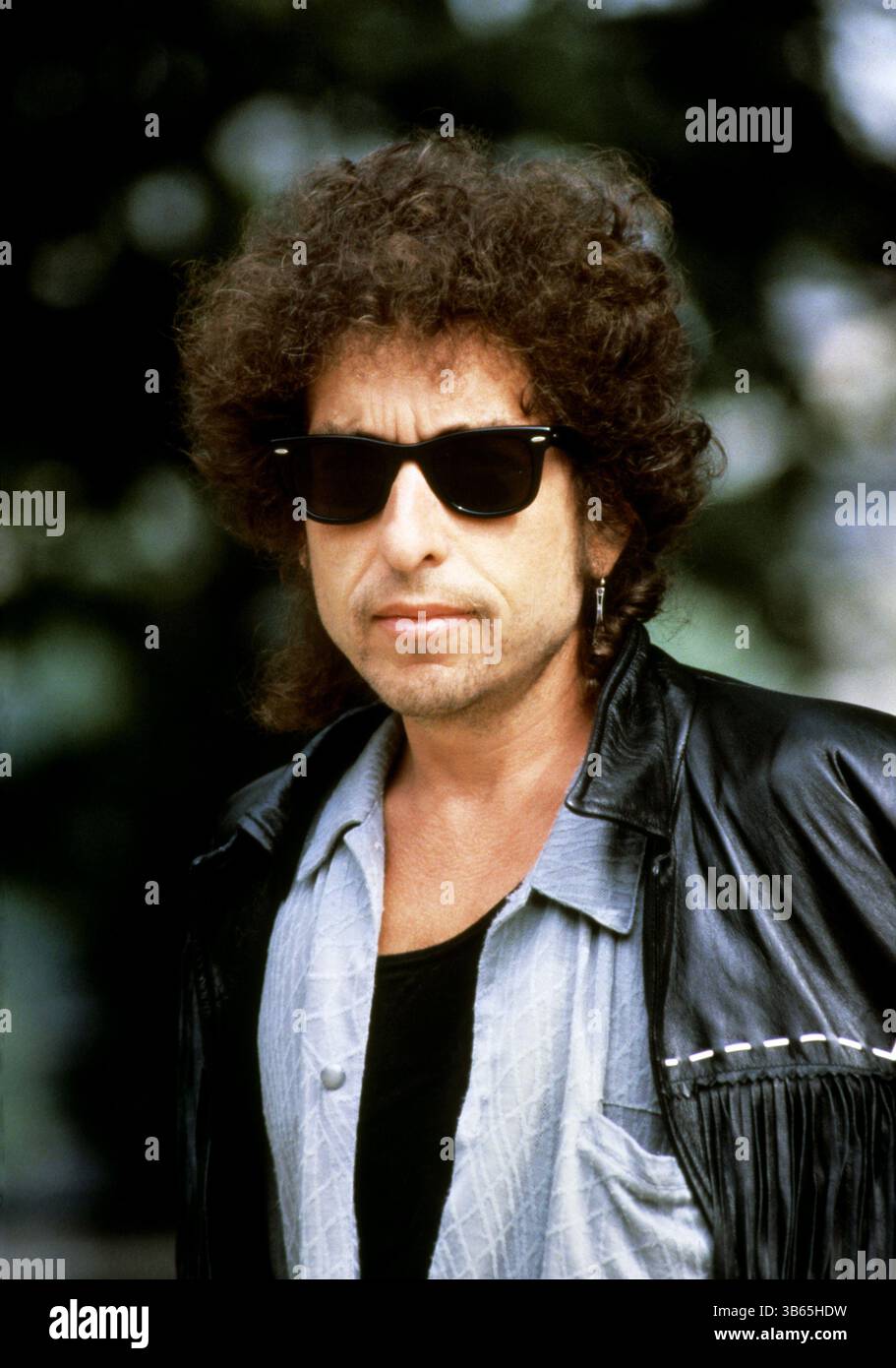 File photo dated 17/08/86 of folk legend Bob Dylan in London to help ...