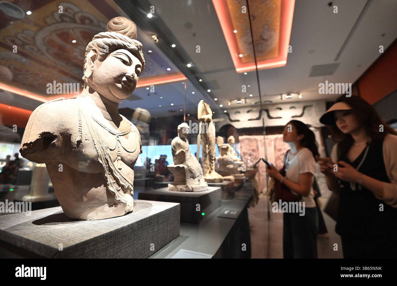 Tourists are visiting the Handan Museum during May Day holiday in ...