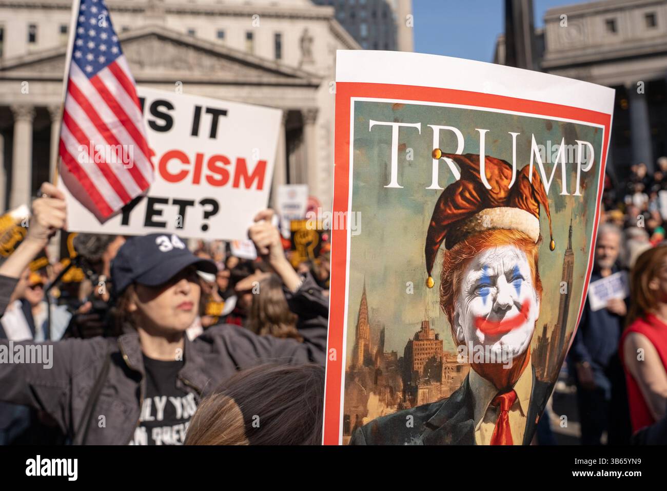 Trump clown hi-res stock photography and images - Alamy