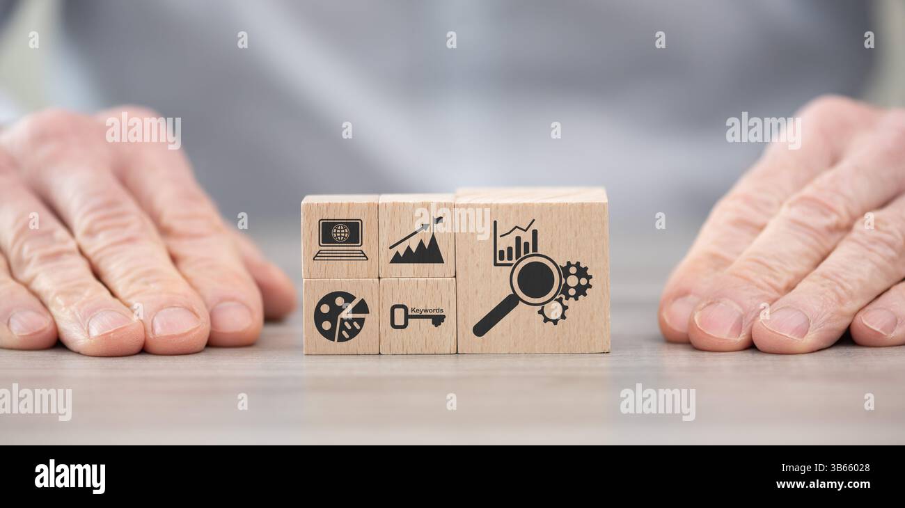 Seo symbol wooden blocks hi-res stock photography and images - Alamy