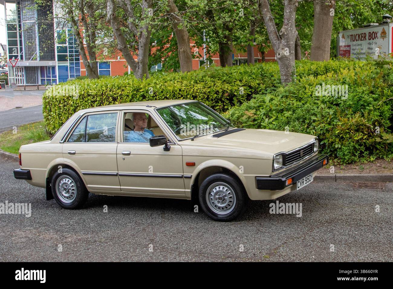 1983 80s eighties Beige Triumph Acclaim Hls Saloon car Petrol 1335 cc ...