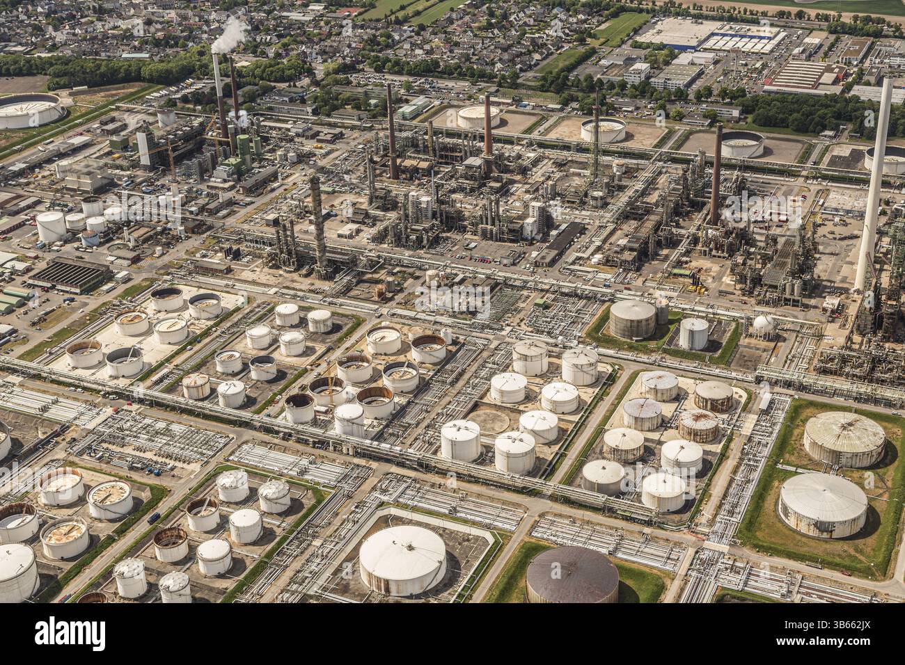 Shell Rheinland Refinery North Plant - Cologne-Godorf Stock Photo - Alamy