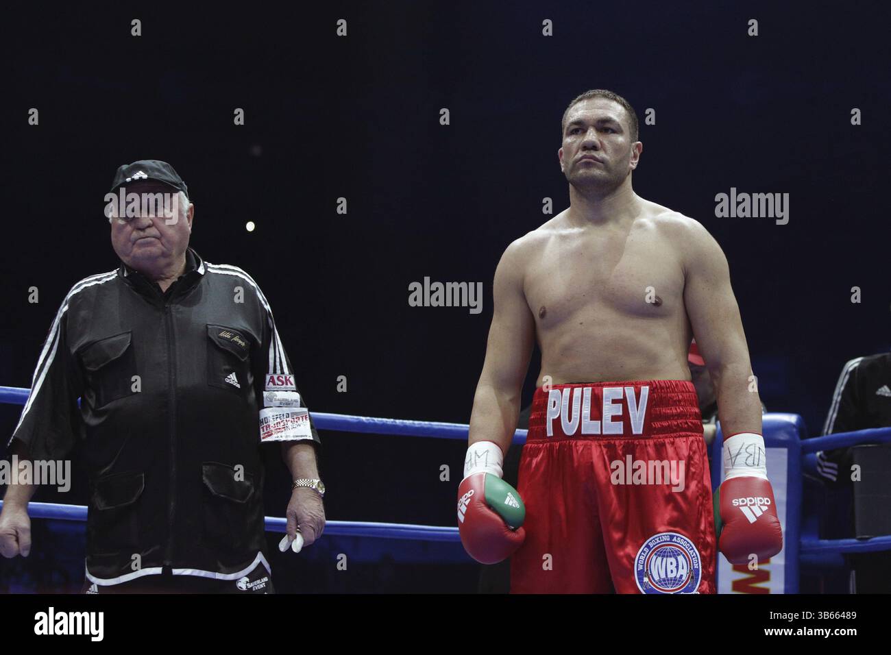 Ring walk boxing hi-res stock photography and images - Alamy