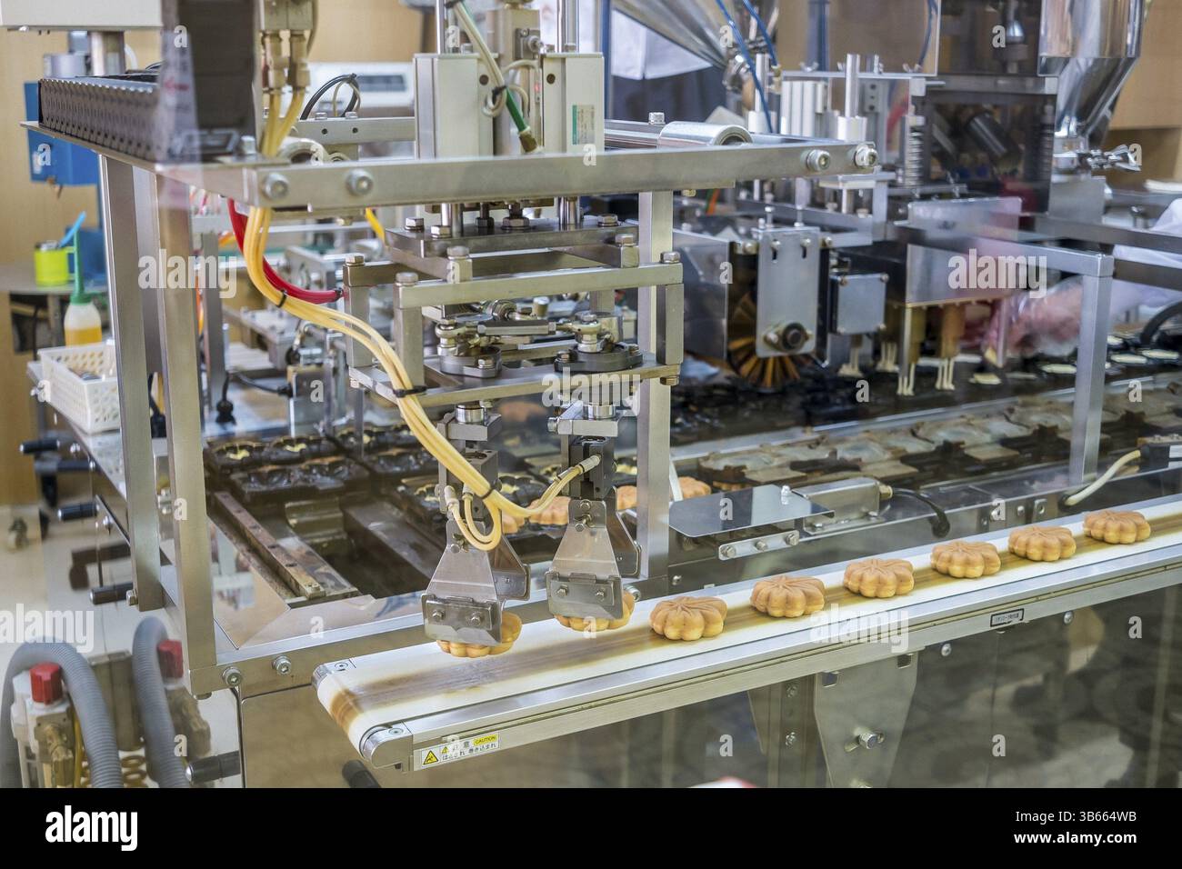 The art of Momiji Manju production Stock Photo - Alamy