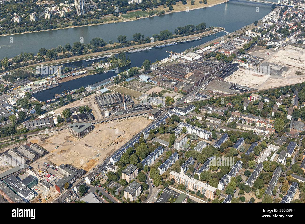 The area around the Deutz gas engine factory in the south of Cologne ...