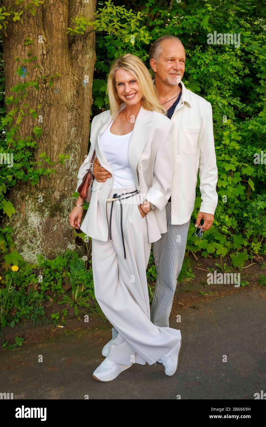 Jochen Horst mit Ehefrau Tina Horst Schauspieler zu Gast auf dem Bild ...
