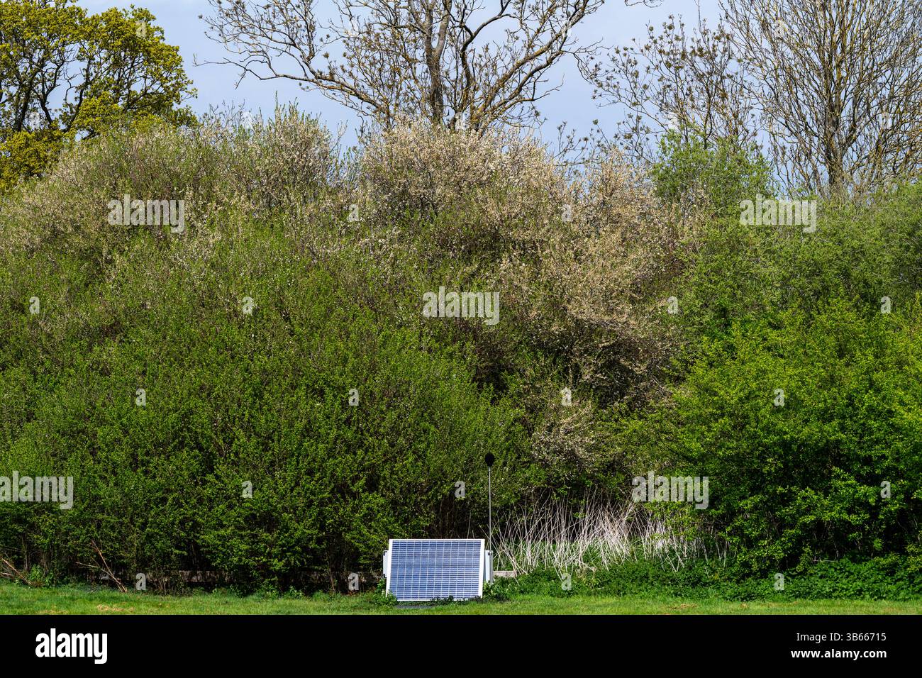 Monitor panels hi-res stock photography and images - Alamy