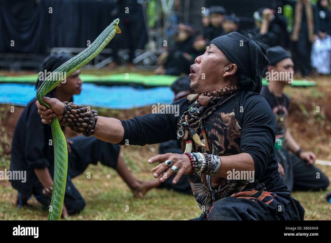 Bandung, West Java, Indonesia. 3rd May, 2025. Artists from the Satria ...