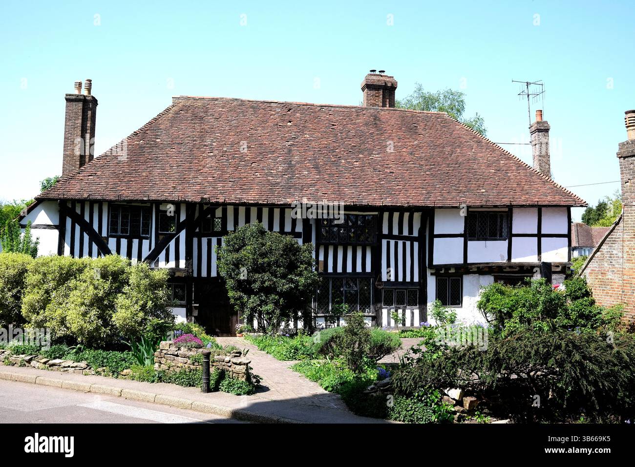listed residential tudor house, historic town of battle, east sussex ...