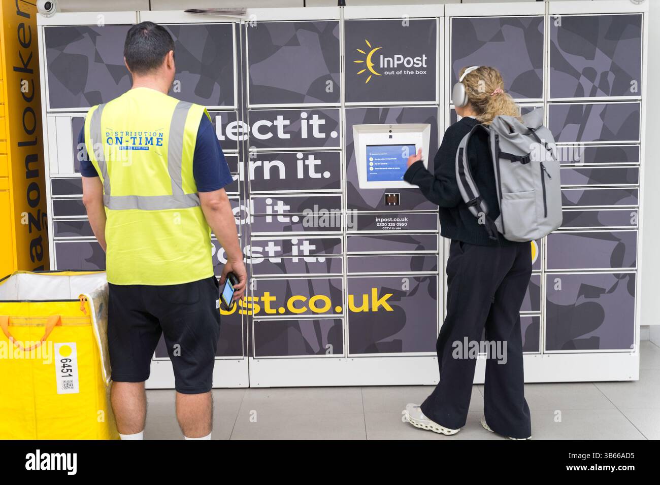 Automated parcel storage systems hi-res stock photography and images ...