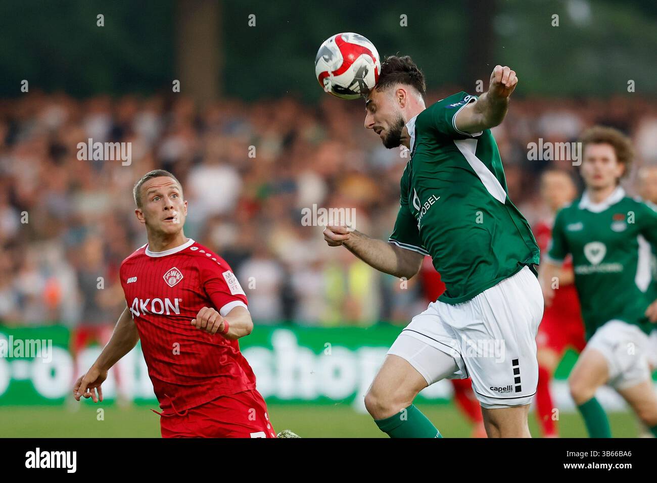 Schweinfurt, Deutschland. 02nd May, 2025. v.l. Maximilian Dieter Fesser (FWK) und Lucas Zeller ...