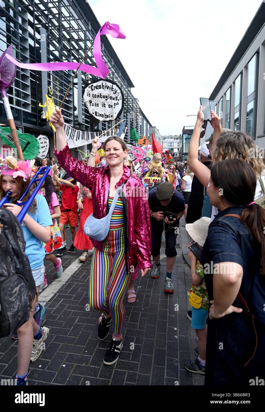 Brighton UK 3rd May 2025 - Thousands of schoolchildren , teachers and ...
