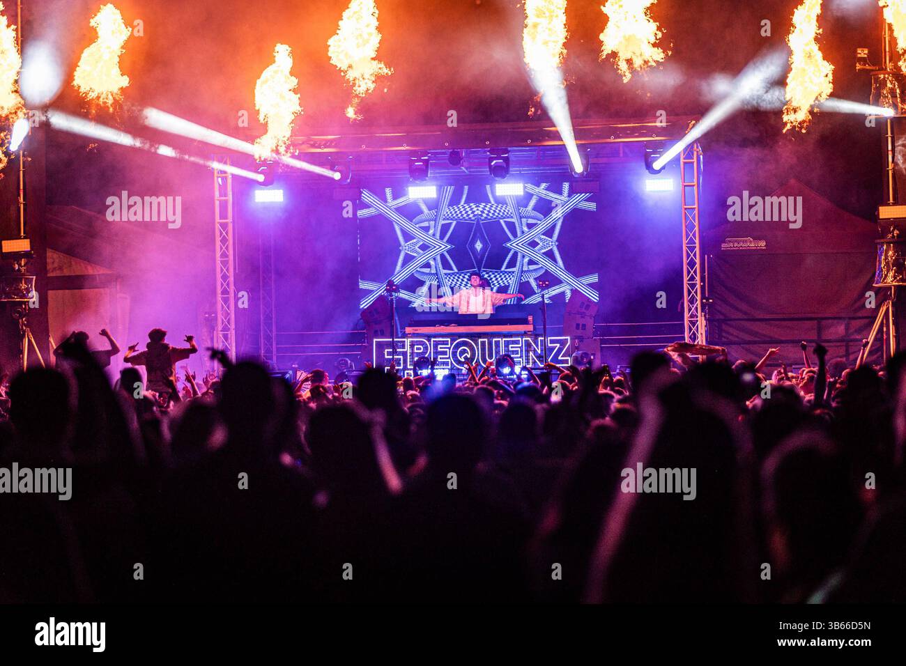 Rhein in Flammen 2025, Bonn, Rheinaue DJ Bennett aka Bennett Bertram ...