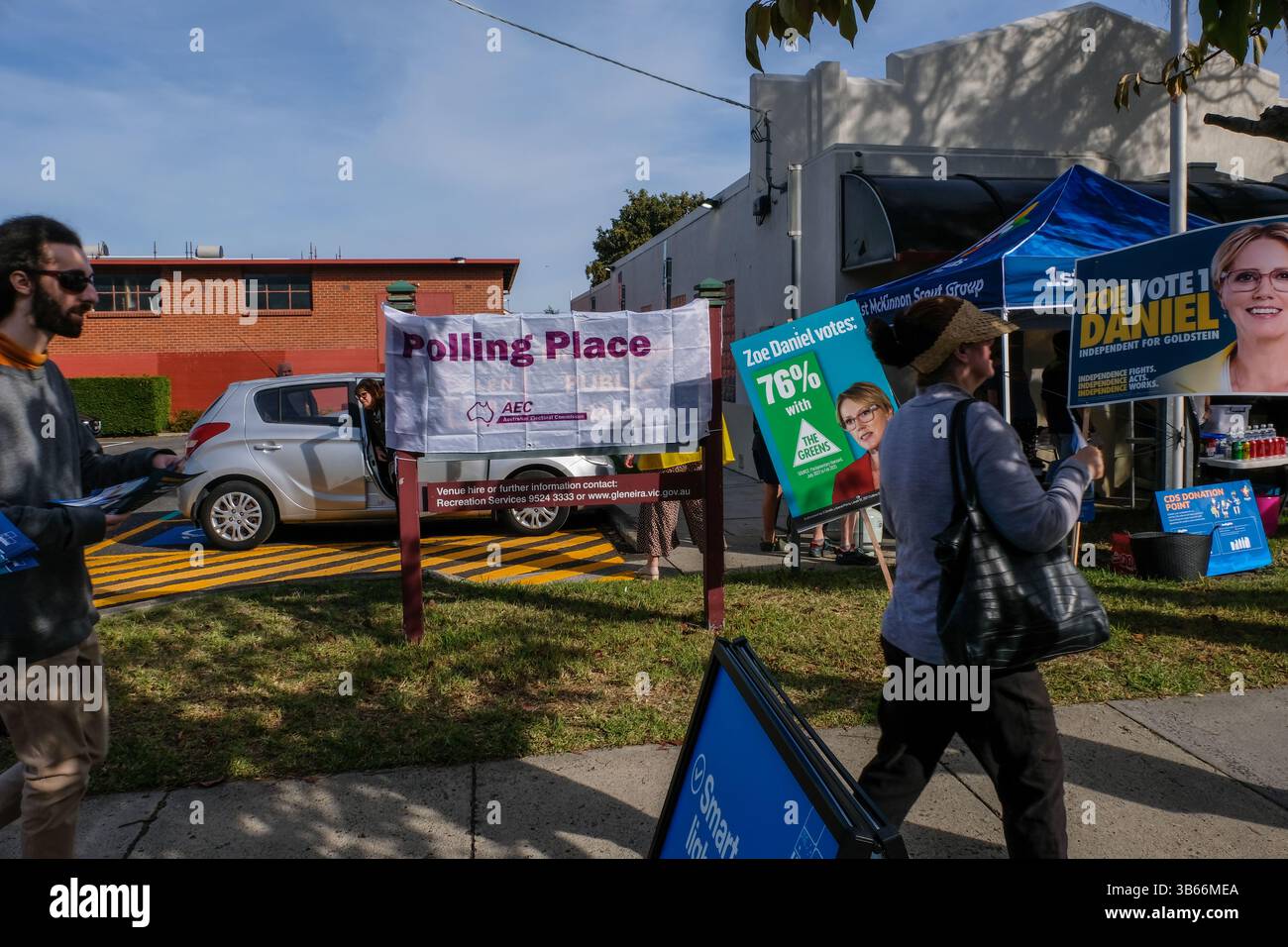 Melbourne, Australia. 03rd May, 2025. "Polling Place" banner seen at ...