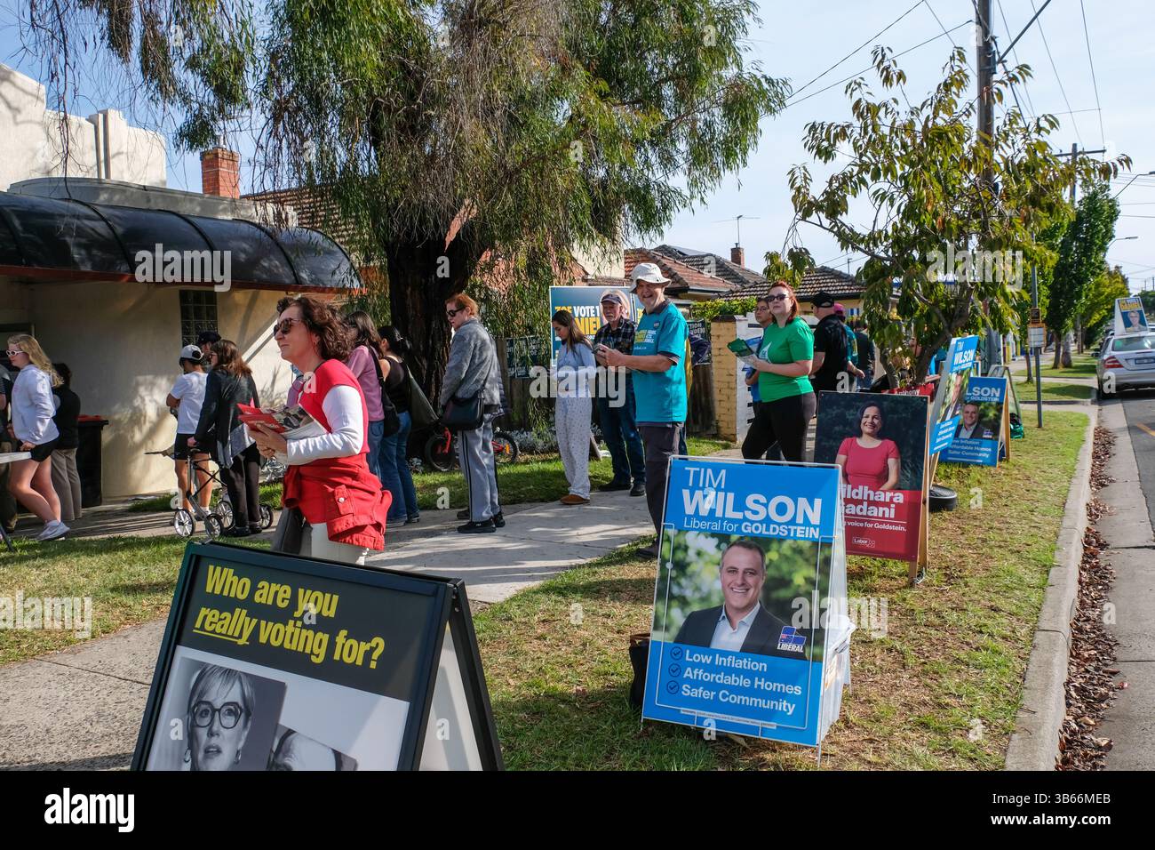Melbourne, Australia. 03rd May, 2025. Voters seen lining up at the ...
