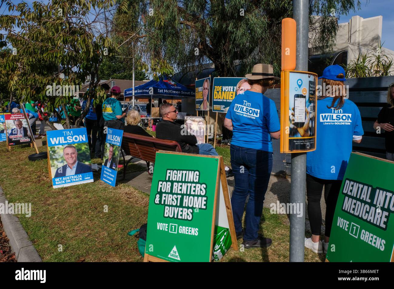 Melbourne, Australia. 03rd May, 2025. Banners, voters and volunteers ...