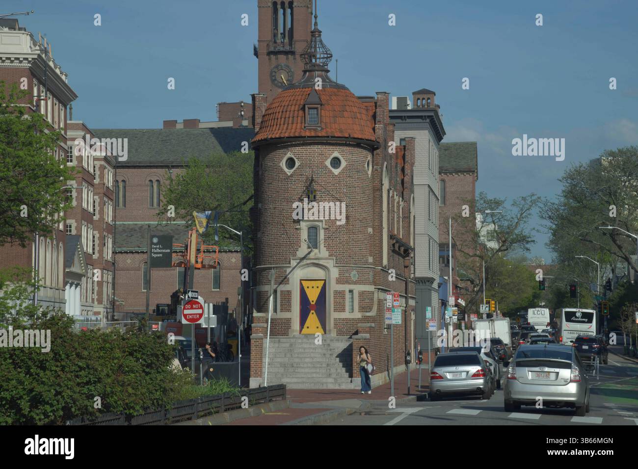 Cambridge, Ma, USA. 2nd May, 2025. Harvard University Area Scenes ...
