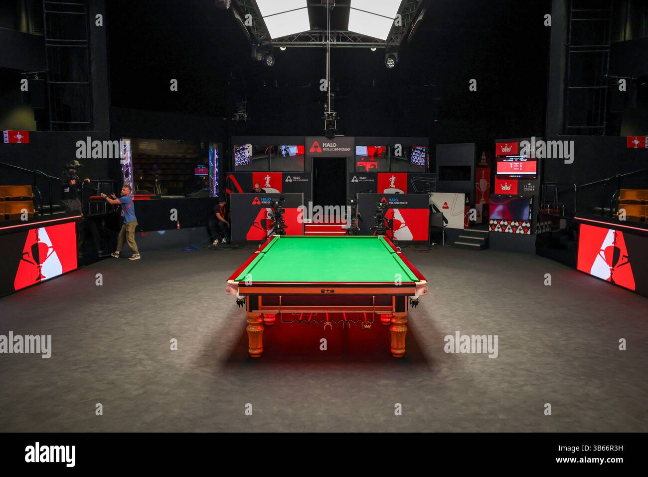 Sheffield, UK. 03rd May, 2025. One-table set up Ground View inside the ...