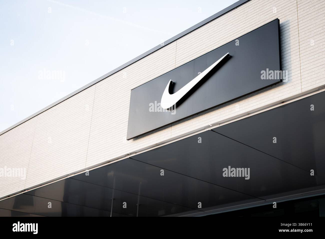 Nike label logo hi-res stock photography and images - Alamy