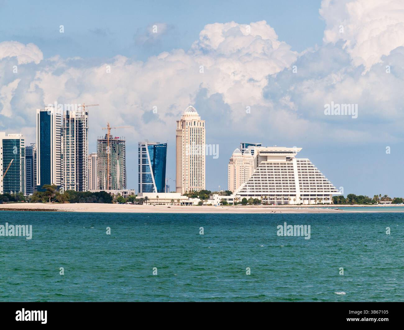 Views and features of the city of Doha - View from the Persian Gulf to ...