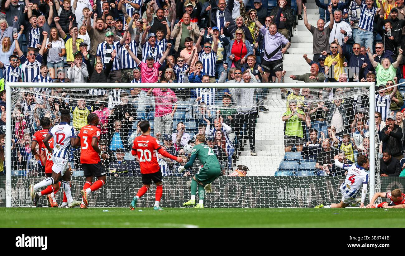 #4, Callum Styles of WBA scores from the right during the Sky Bet ...