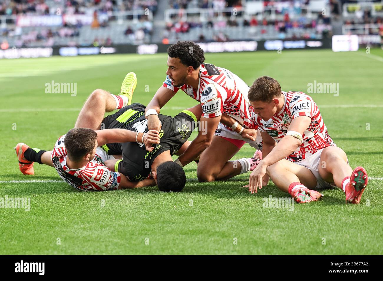 Newcastle, UK. 03rd May, 2025. Reimis Smith of Catalan Dragons goes ...