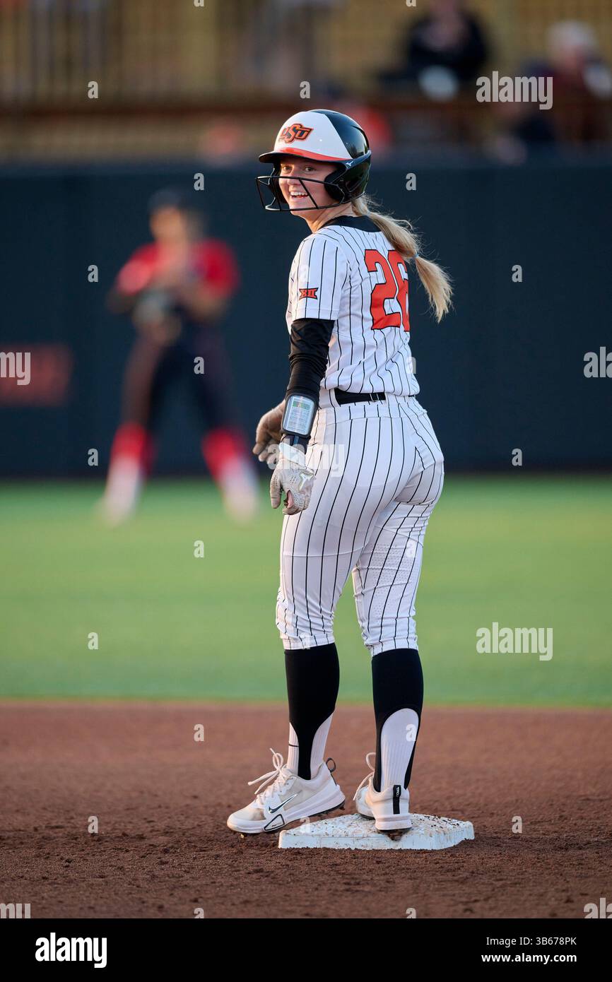 Oklahoma State Cowgirls Rosie Davis (26) on second base during an NCAA ...