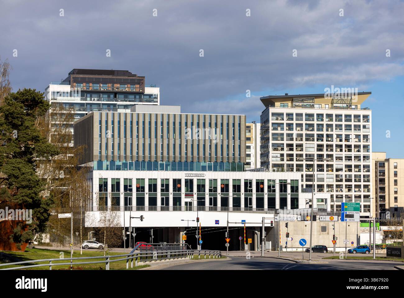 Residential and retail building hi-res stock photography and images - Alamy