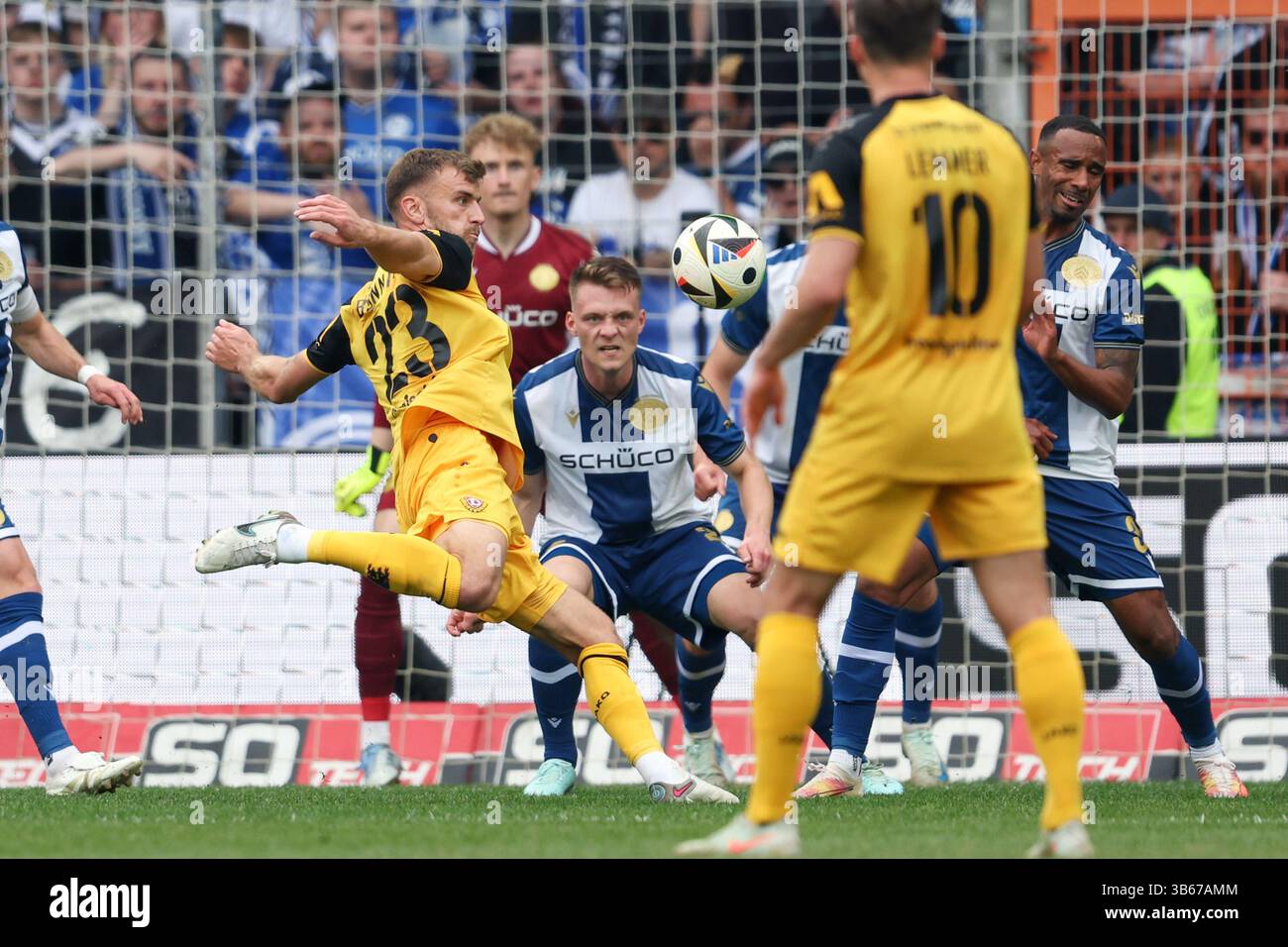03 May 2025, North Rhine-Westphalia, Bielefeld: Soccer: 3rd division, Arminia Bielefeld - Dynamo ...