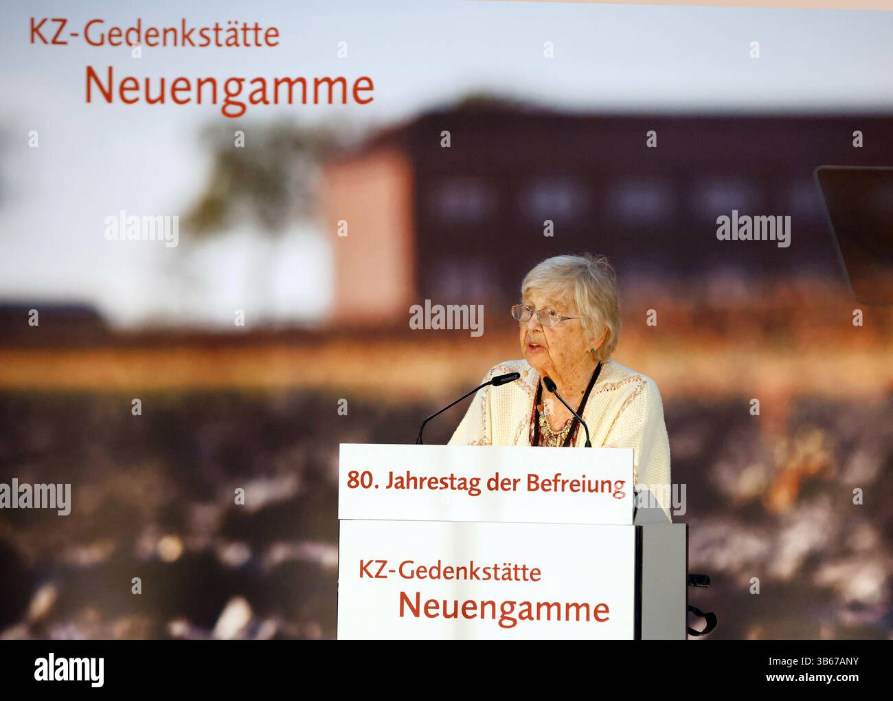 03 May 2025, Hamburg: Survivor Helga Melmed, who now lives in the USA ...