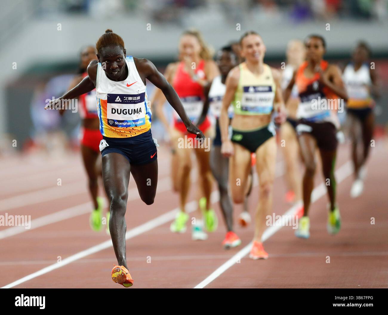 Shaoxing. 3rd May, 2025. Tsige Duguma (front) of Ethiopia competes ...