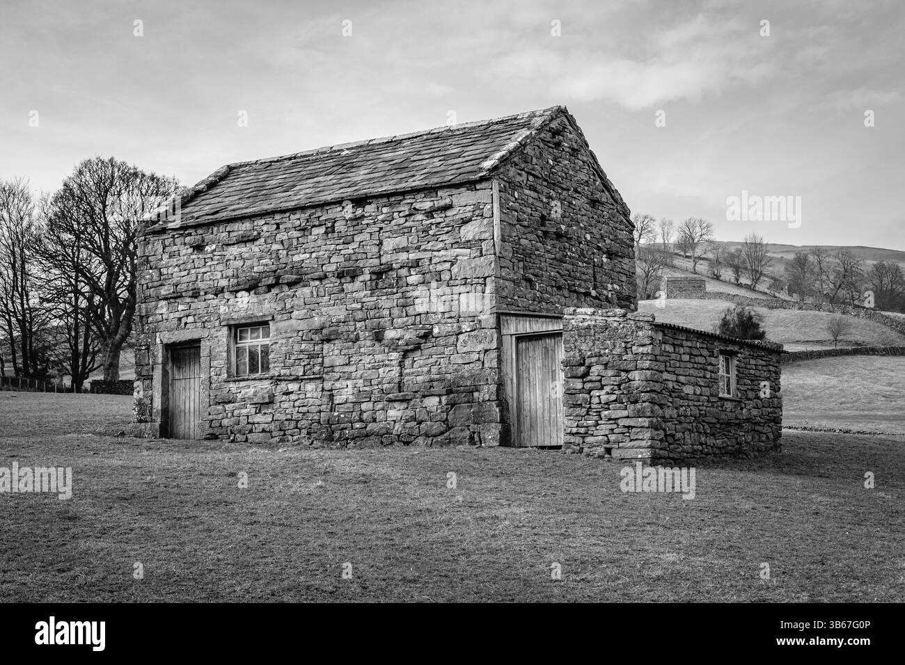 English barns Black and White Stock Photos & Images - Alamy