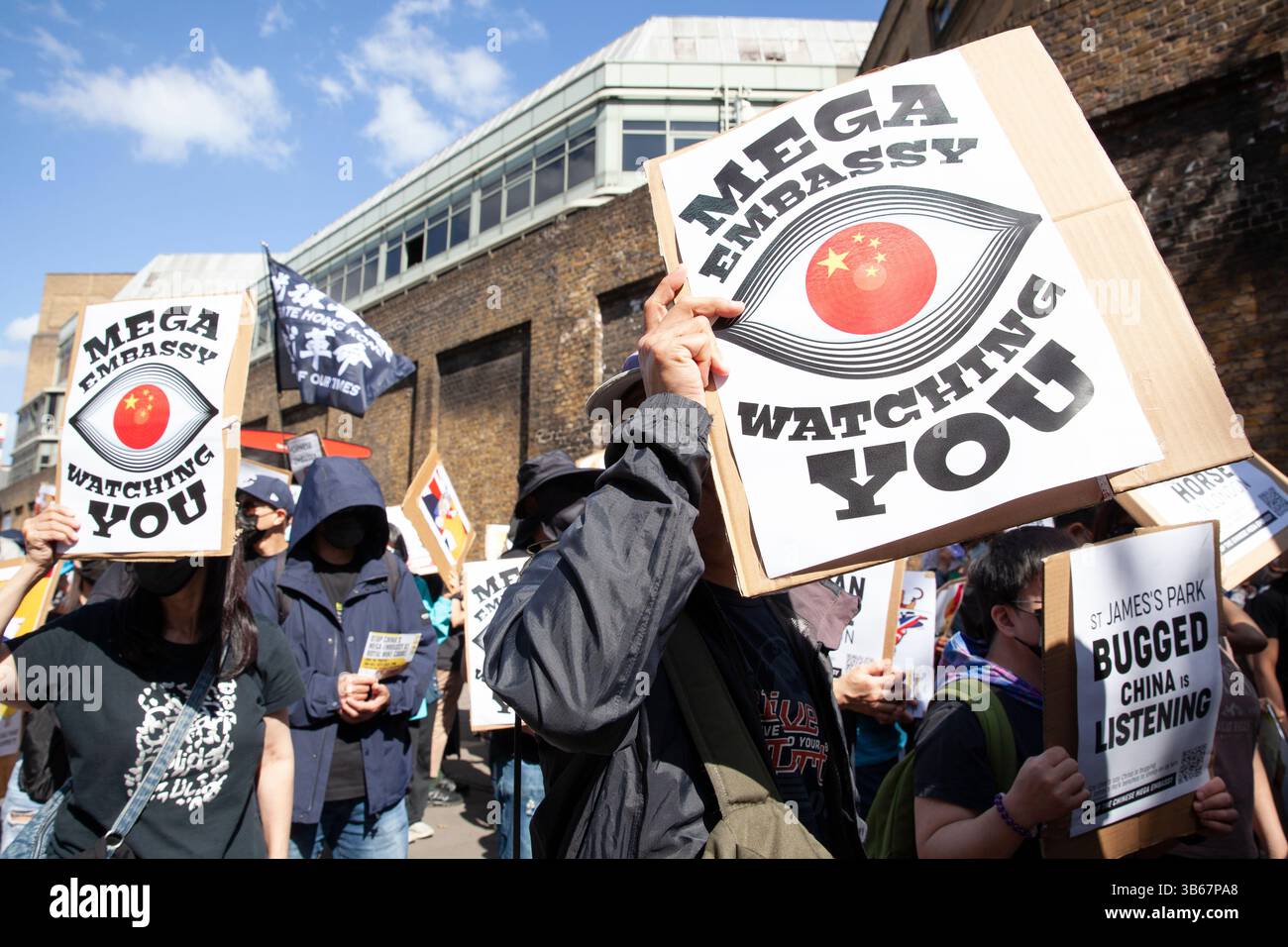 New china embassy uk hi-res stock photography and images - Alamy