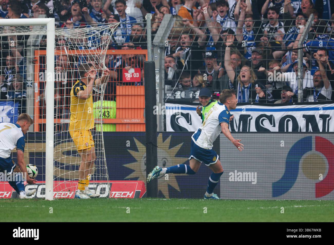 Bielefeld, Germany. 03rd May, 2025. Soccer: 3rd division, Arminia Bielefeld - Dynamo Dresden ...